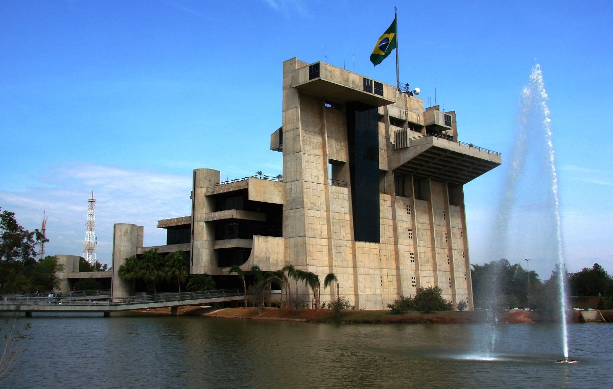 Porque inicia hoje série sobre denúncia de superfaturamento no prédio ...