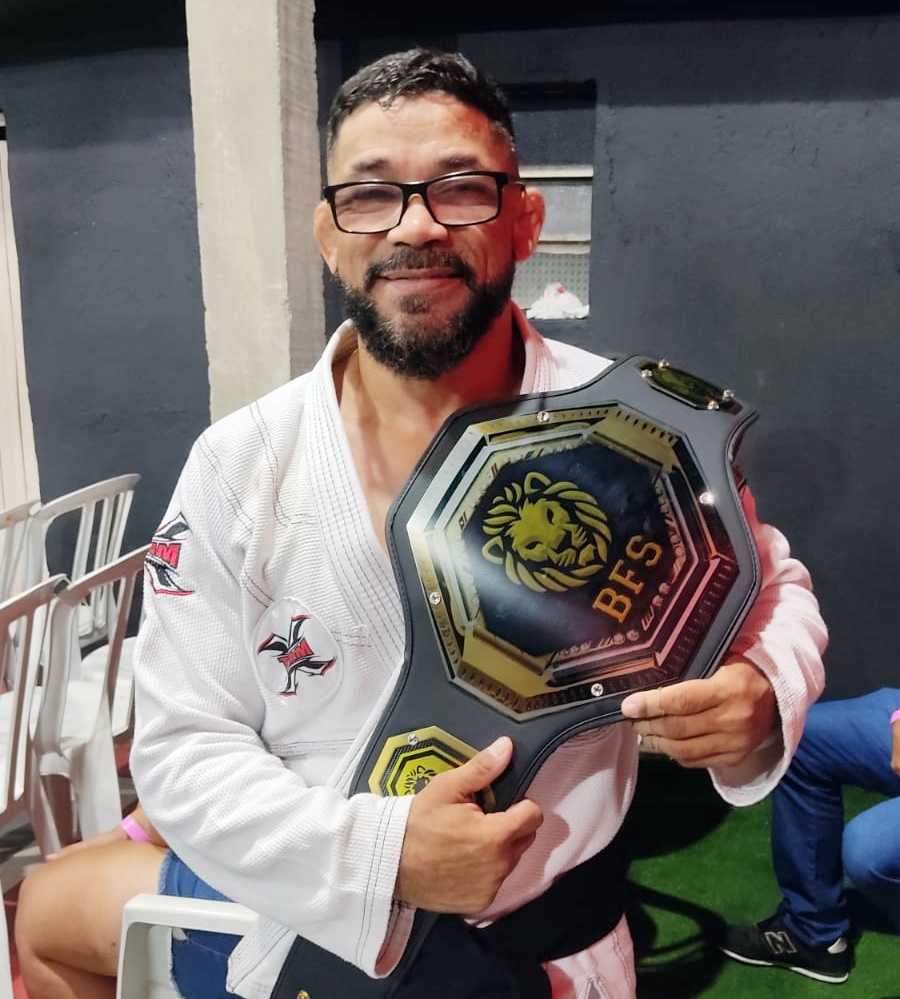 Xandão Ribeiro finaliza dois oponentes e conquista o ouro no Grand Slam