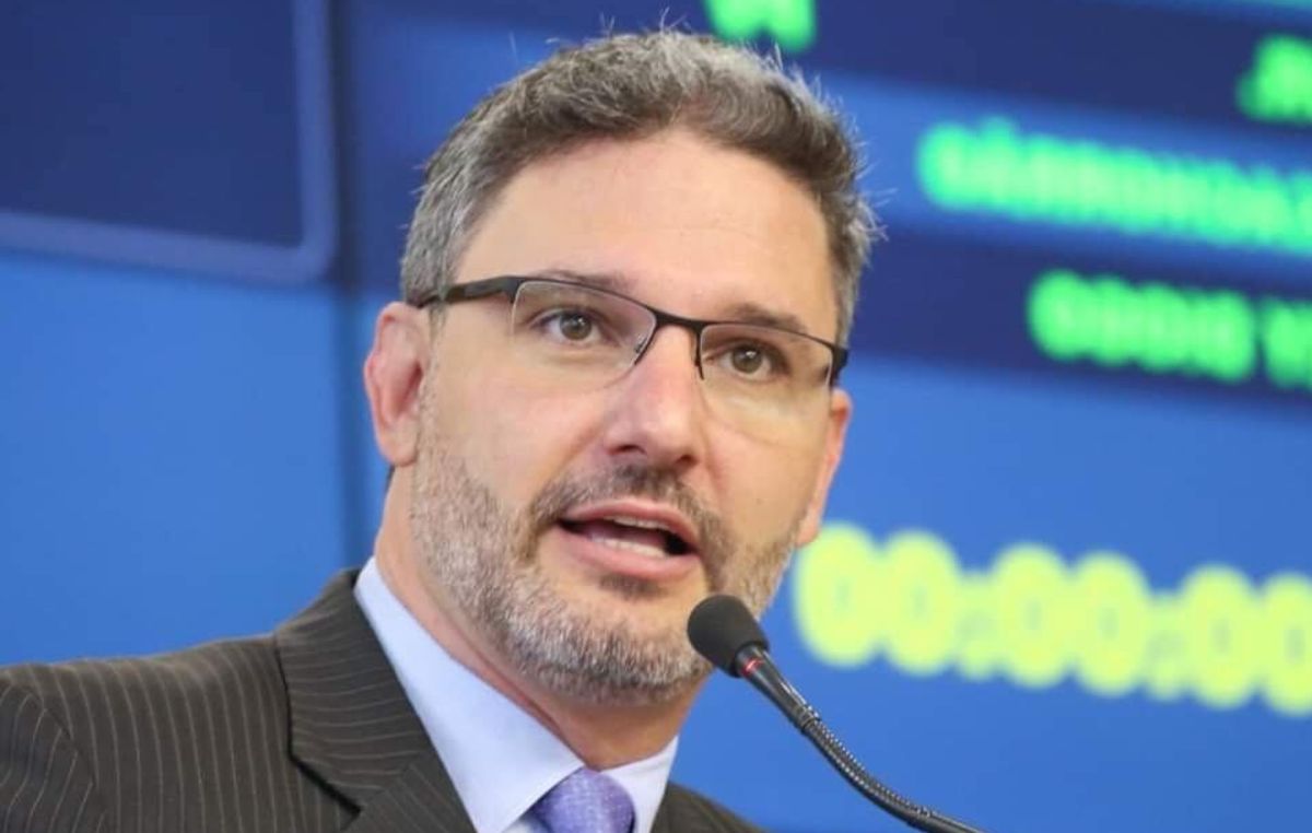 Manga tira Anselmo Neto e coloca Hudson Pessini na Secretaria de ...