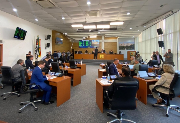 Vereadores questionam suspensão prematura de transmissões na TV Câmara Vereadores questionam suspensão prematura de transmissões na TV Câmara